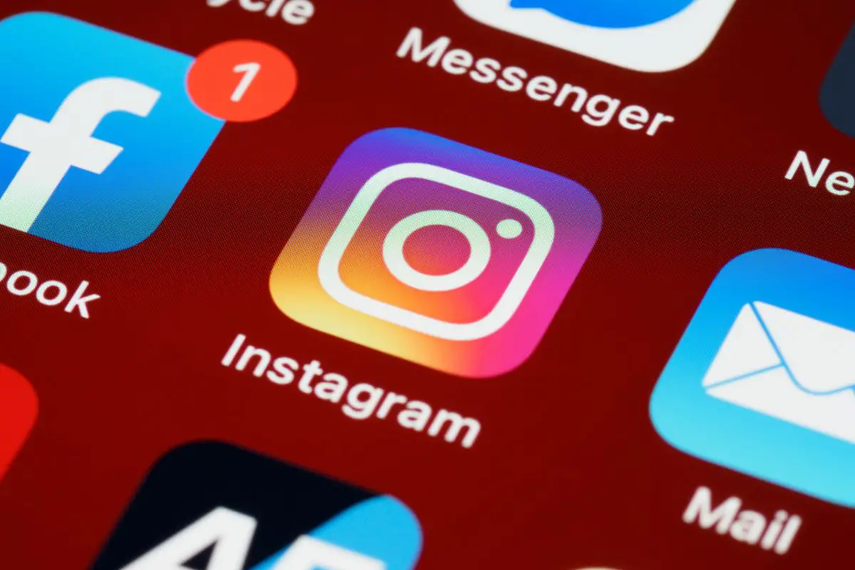 How To Turn Off Read Receipts On Instagram AppFill